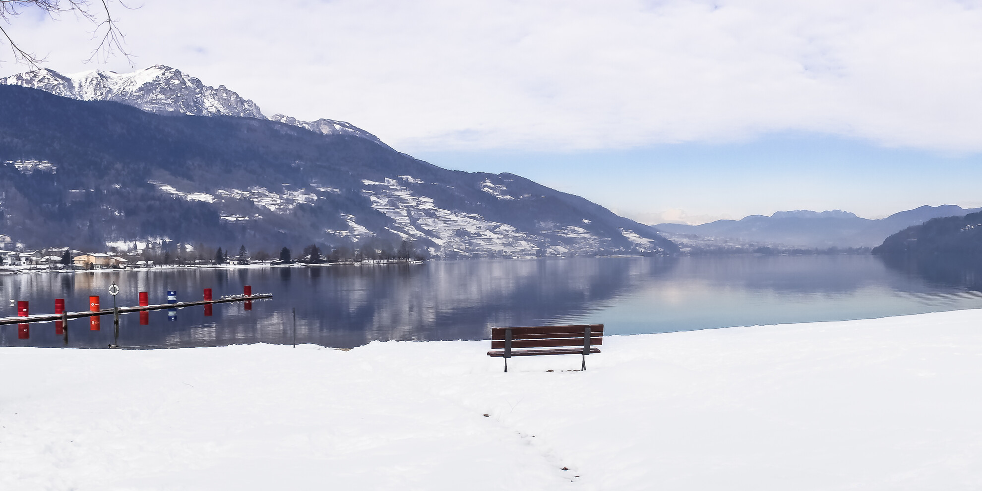 The splendour of winter lakes