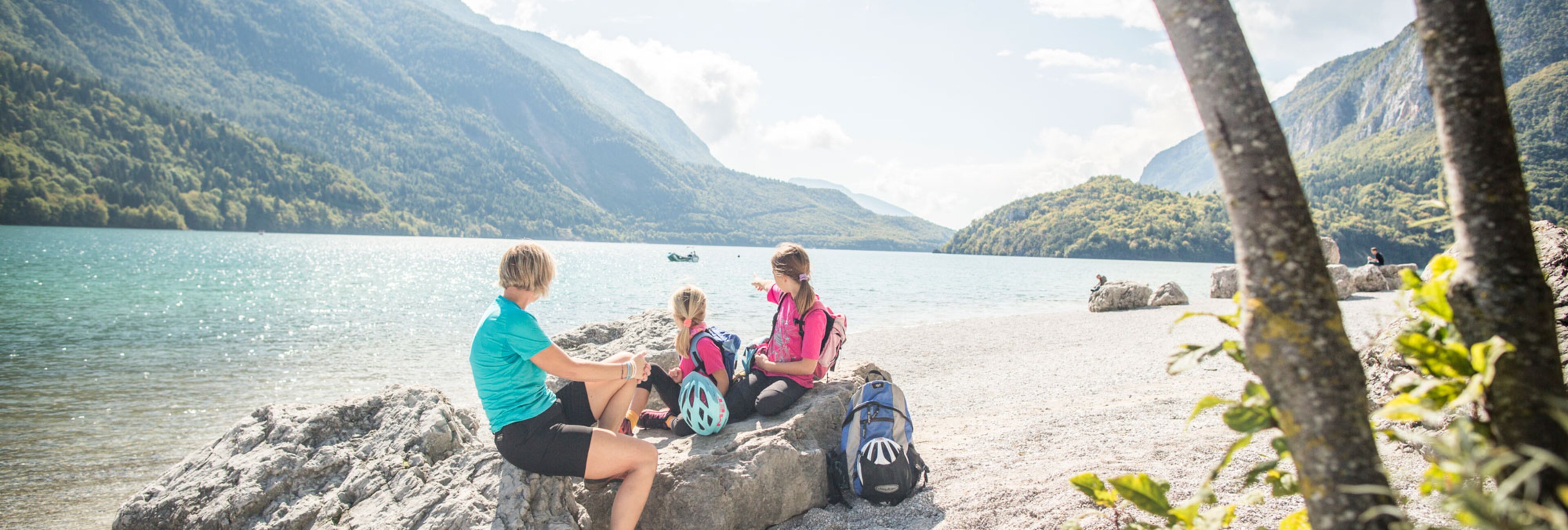 Molveno: Relax sul Lago di Molveno ai piedi delle Dolomiti - Trentino