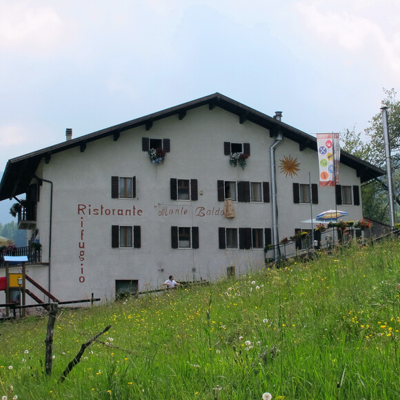 Mori: località rustico-signorile con produzione vinicola locale - Trentino