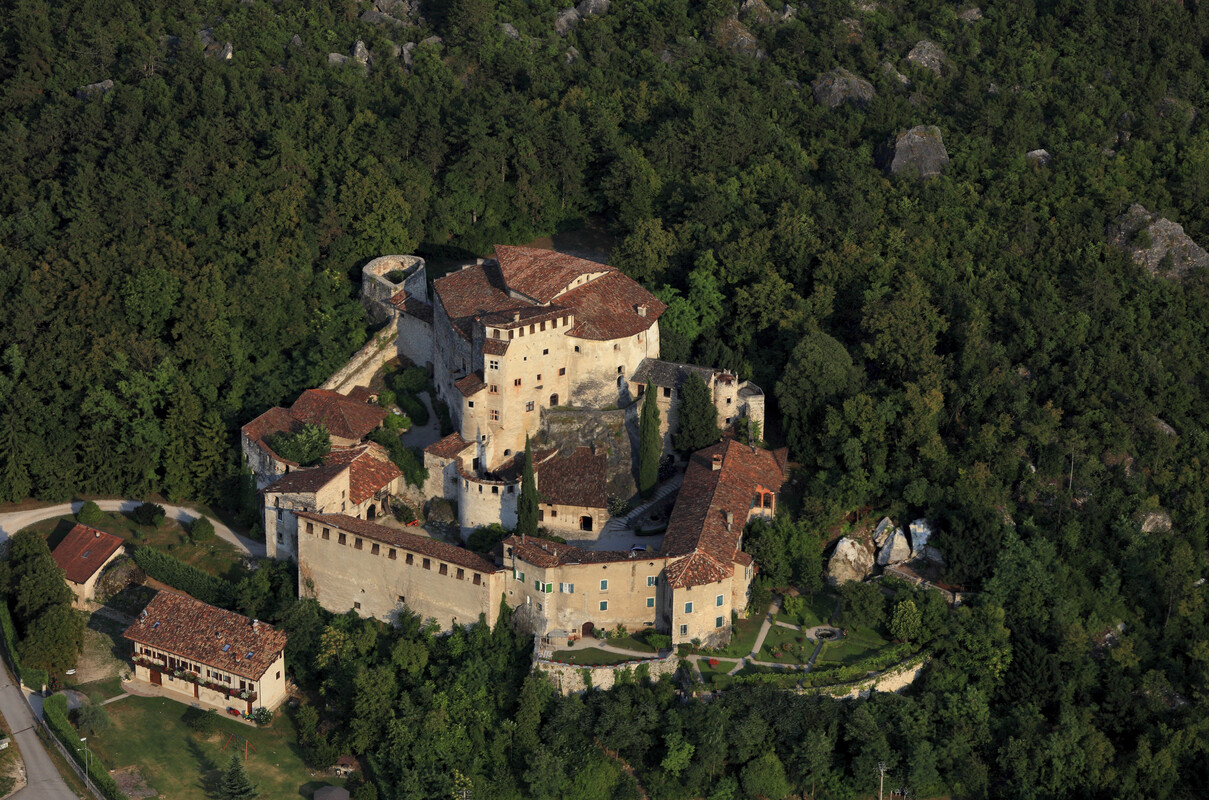 Castel Pietra - Sehenswert - Burgen und Schlösser - Trentino Italien