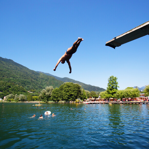 Borgo Valsugana: Flusslandschaft vom Fluss Brenta durchquert - Trentino ...