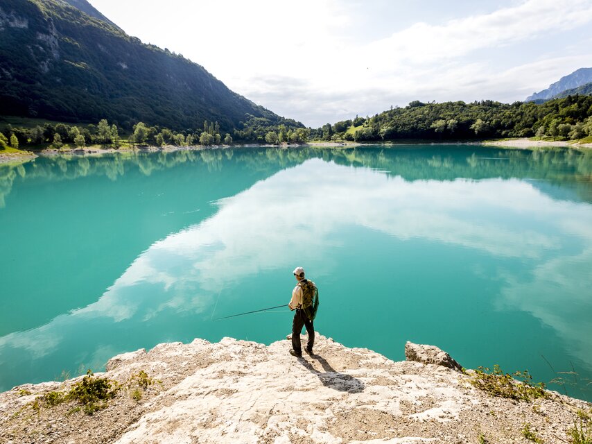 Lake Tenno: a turquoise diamond on Garda Lake - Nature - Lakes