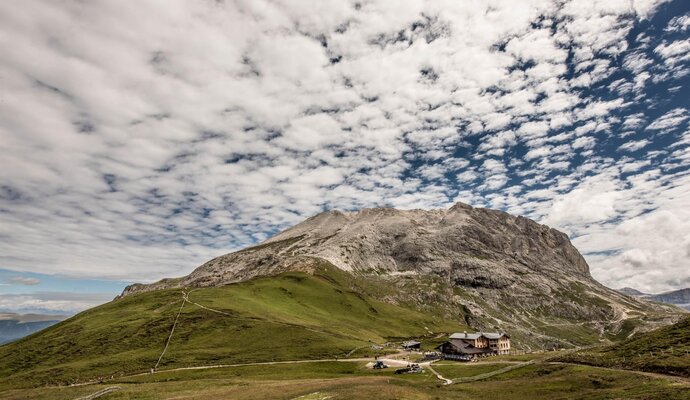 SASSO PIATTO - rifugio in Campitello di Fassa - Trentino