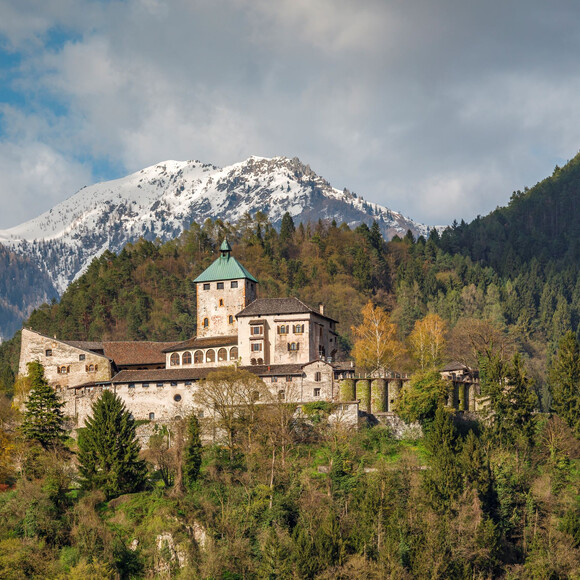 Castel Valer | Storia, visite e cosa vedere